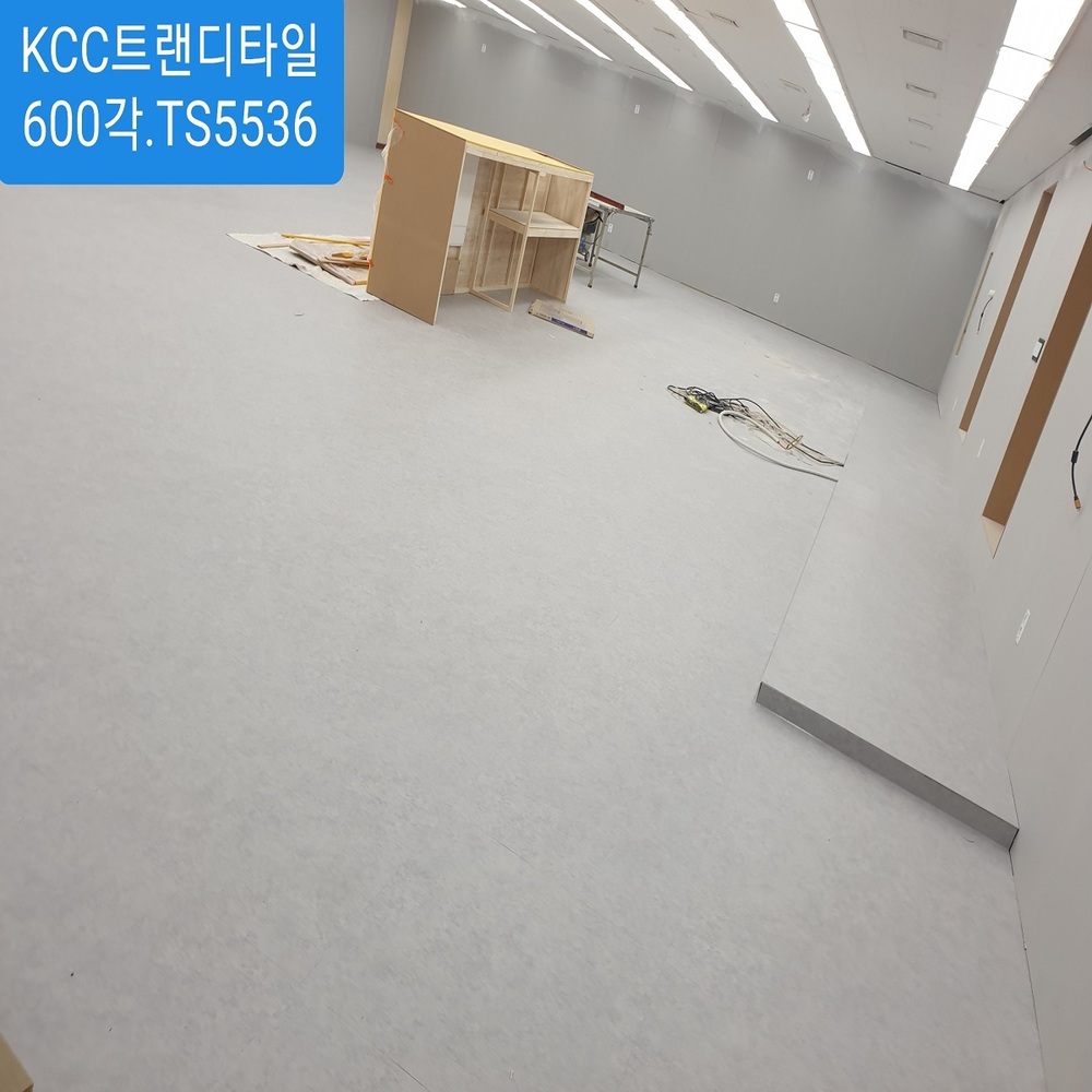 KCC트랜디600각타일TS5536.(3.0mm(T) 600mm(W)X600mm(L) 9PCS/BOX/1평)(주택.상가.사무실 P.V.C데코타일 본드시공!)