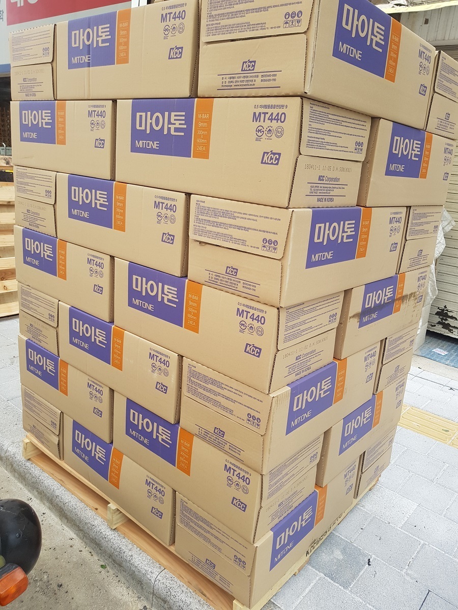 KCC마이톤MT440 (두께12T.가로600X세로300/1box=18pcs) (두께9T. 가로600X세로300/1box=24pcs)불연흡음천장판.접착타카시공